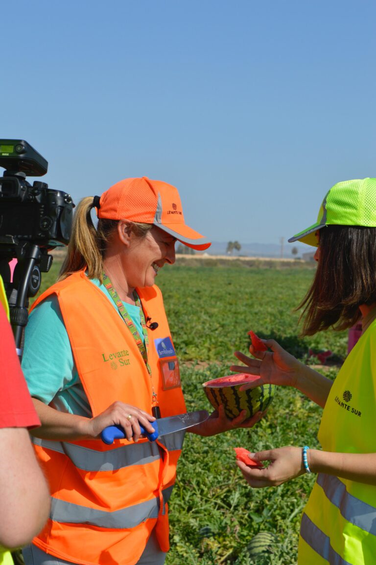 JIMBEE, PRESENTE EN EL DIARIO DEL CAMPO DE LA 7 TV - Jimbee