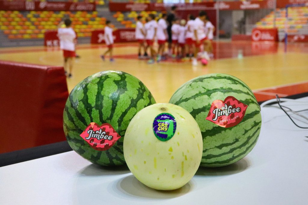 JIMBEE REFRESCA EL CAMPUS JIMBEE CARTAGENA CON MELONES Y SANDÍAS - Jimbee